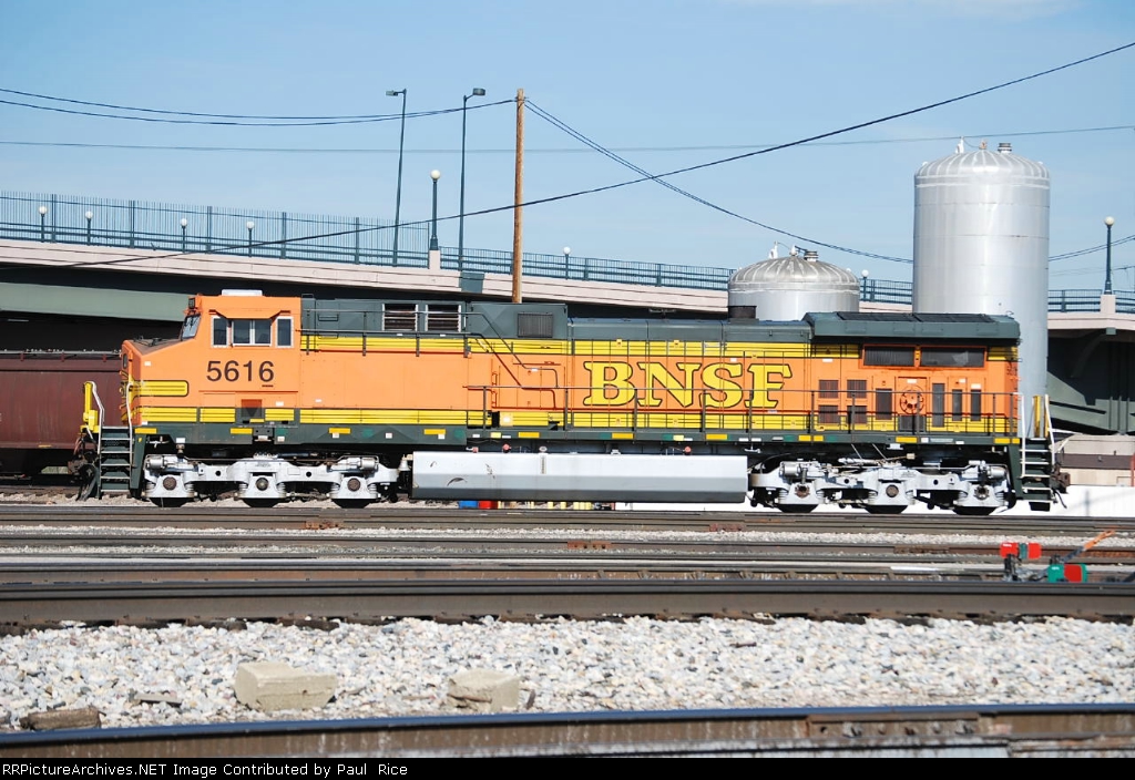 BNSF 5616
